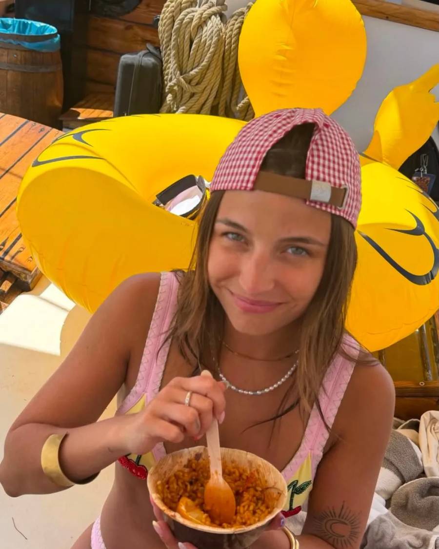 Julia Wieniawa na luksusowym jachcie. Zdjęcia